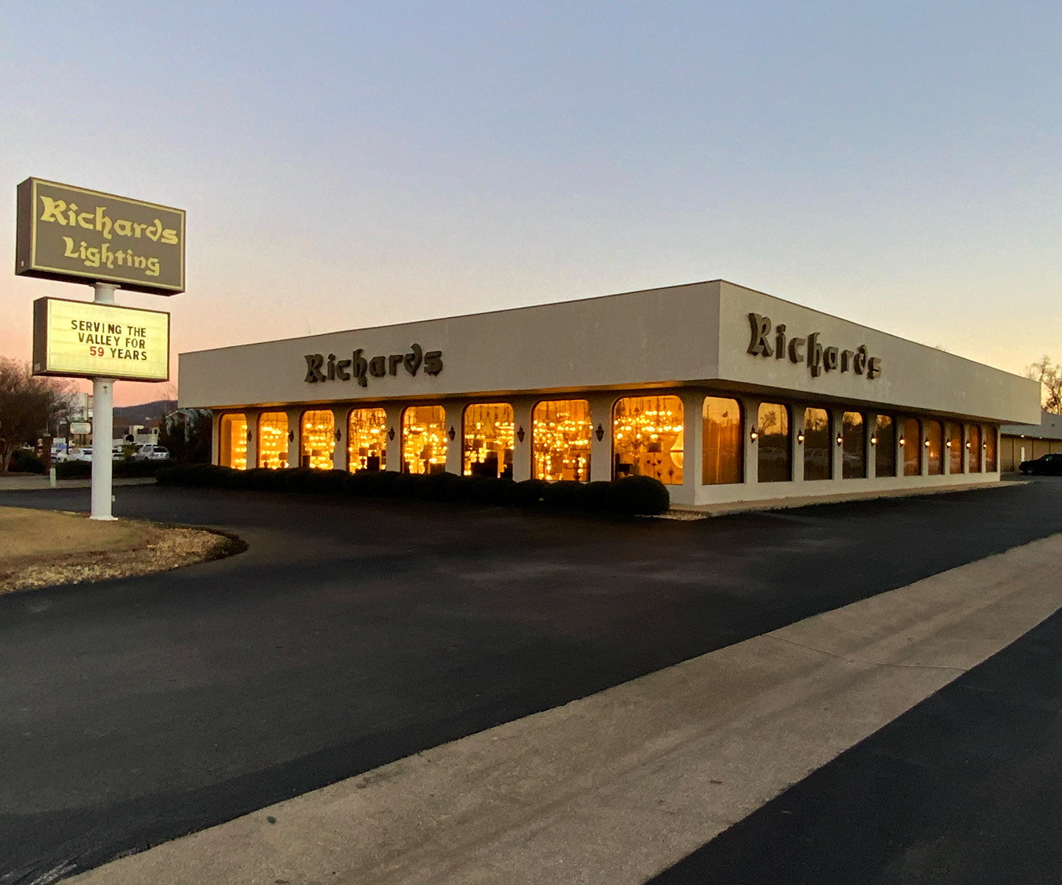 Richards Lighting Distributors - Premier Lighting Store